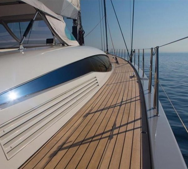 Yacht Hamilton II, CNB Bordeaux | CHARTERWORLD Luxury Superyacht Charters